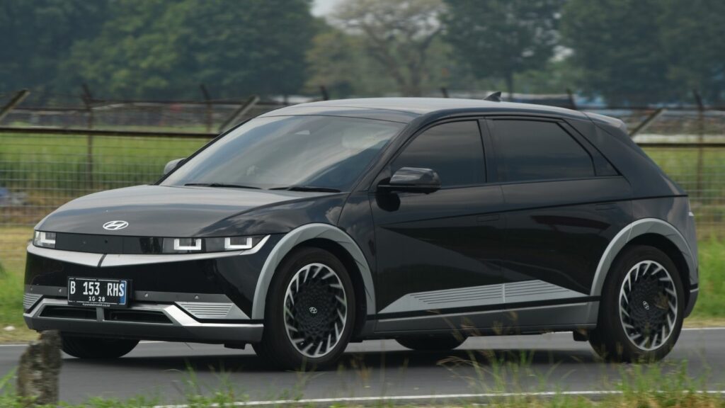 18 Budget-Friendly Electric Cars That Last Longer Than Their Loans ...