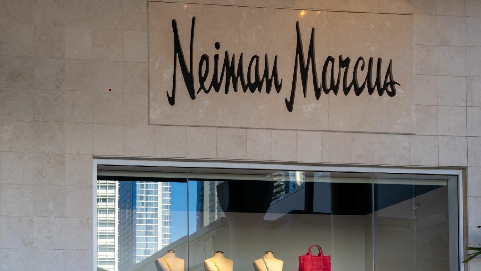 14 Popular U.S. Brands That Just Betrayed Canadian Shoppers - Hashtag ...