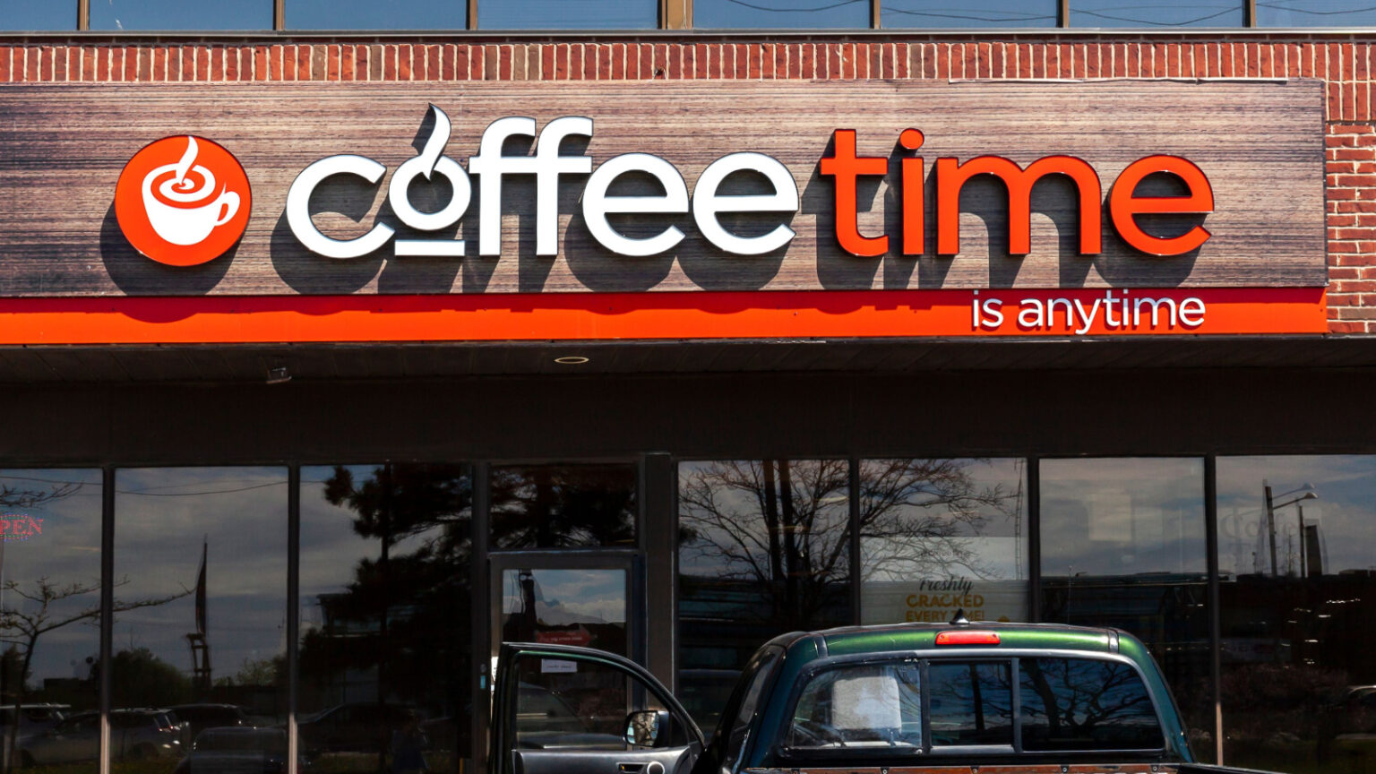 18 Canadian Coffee Chains Ranked From Worst to Best - Hashtag Investing