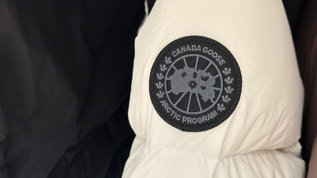 13 Ways to Spot a Fake "Canada Goose" Jacket Before You Buy It ...