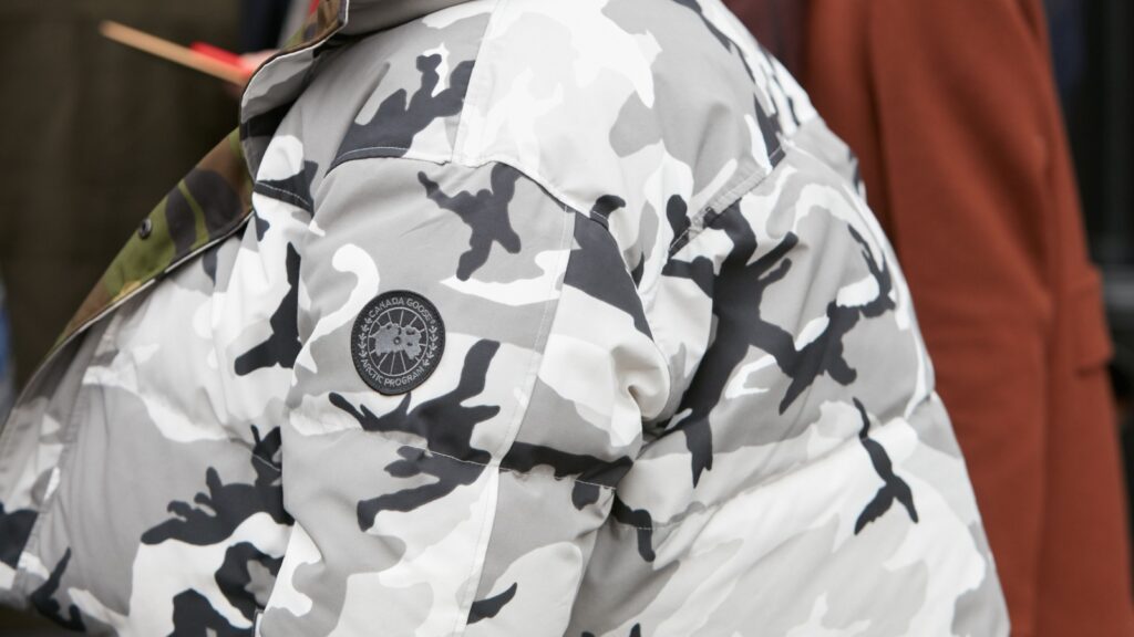 13 Ways to Spot a Fake "Canada Goose" Jacket Before You Buy It ...