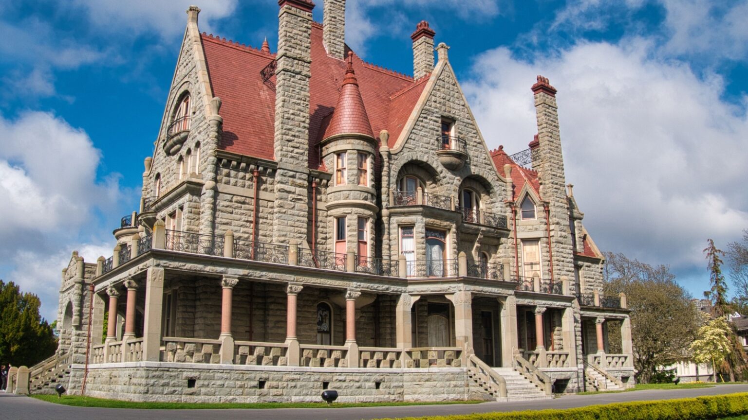 21 Historic Canadian Landmarks That Are Falling into Ruin - Hashtag ...